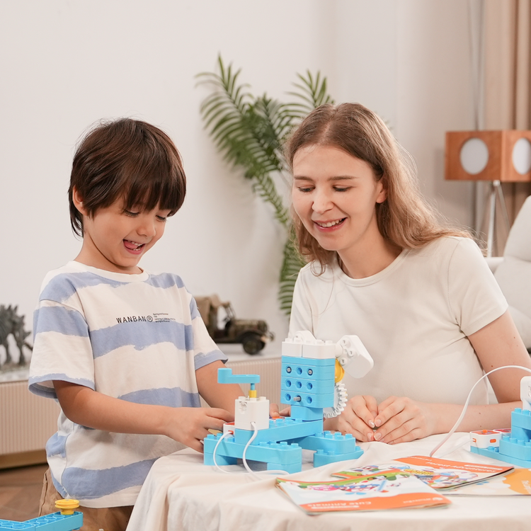 WhalesBot: Leading STEM Education Products for Ages 3-22